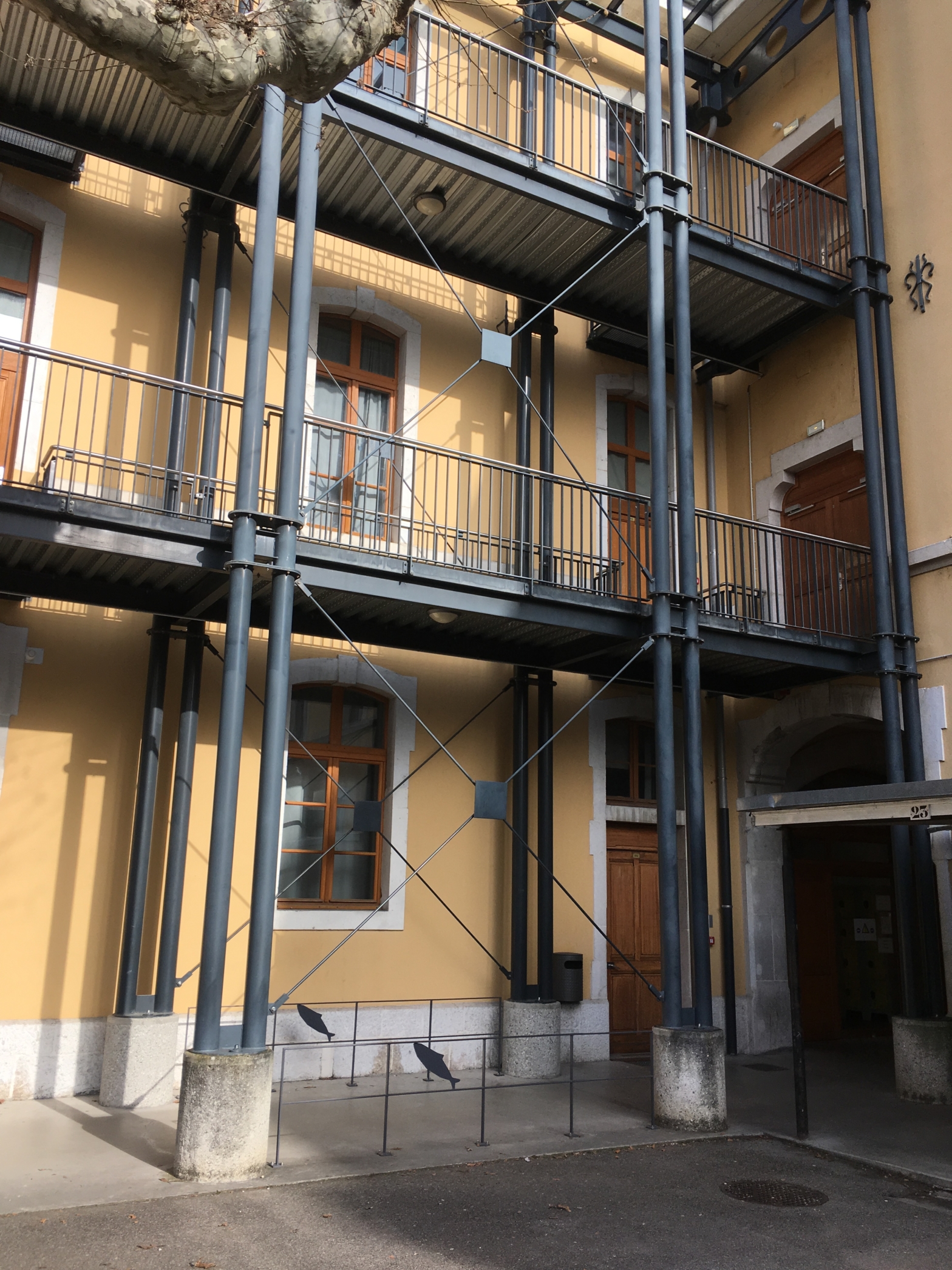 Rénovation d'un Lycée à Annecy - Bees Architectes